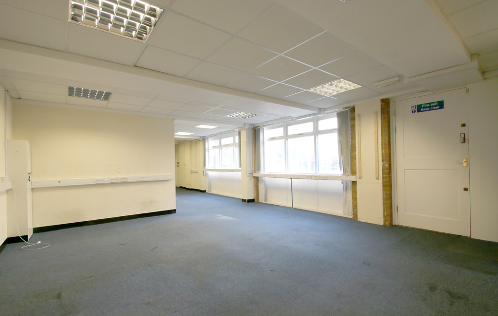 Office To Let in Clerkenwell, EC1R 0DU (00007667q)