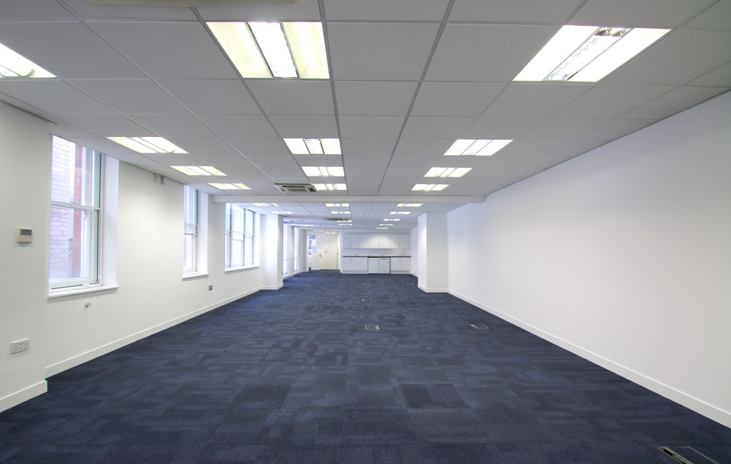 Office To Let in City, EC4M 9EH (00008877)