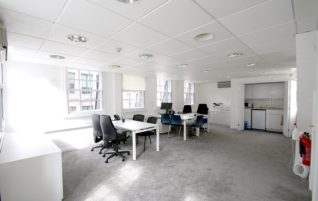 Office To Let in City, EC3M 1JA (00008938)