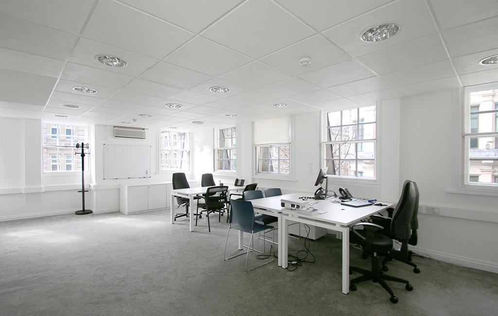 Office To Let in City, EC3M 1JA (00008938)