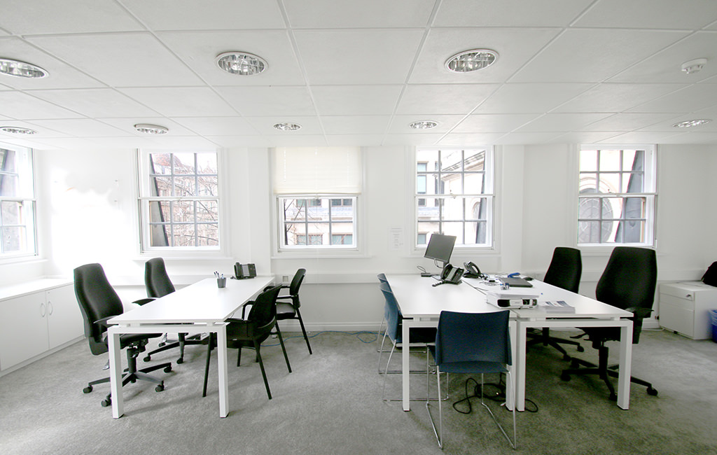 Office To Let in City, EC3M 1JA (00008938)