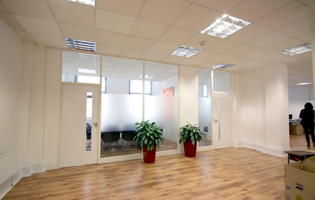 Office To Let in City, EC3M 1EB (00009723)