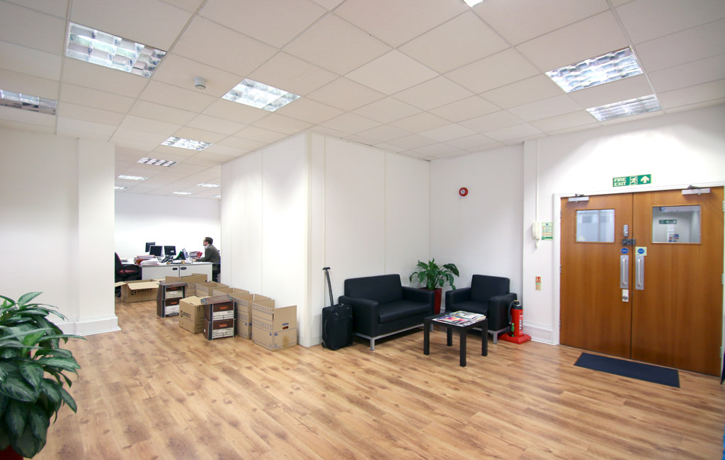Office To Let in City, EC3M 1EB (00009723)