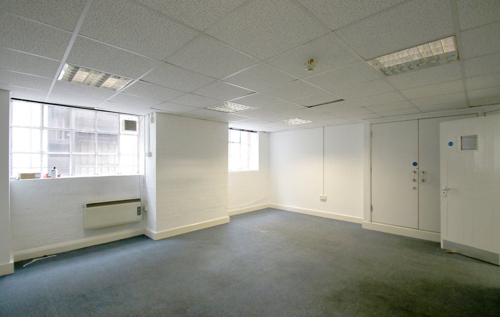 Office To Let in Covent Garden, WC2H 9AB (00077293r)
