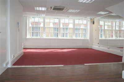 Office To Let in City, EC2M 4RH (0940010)