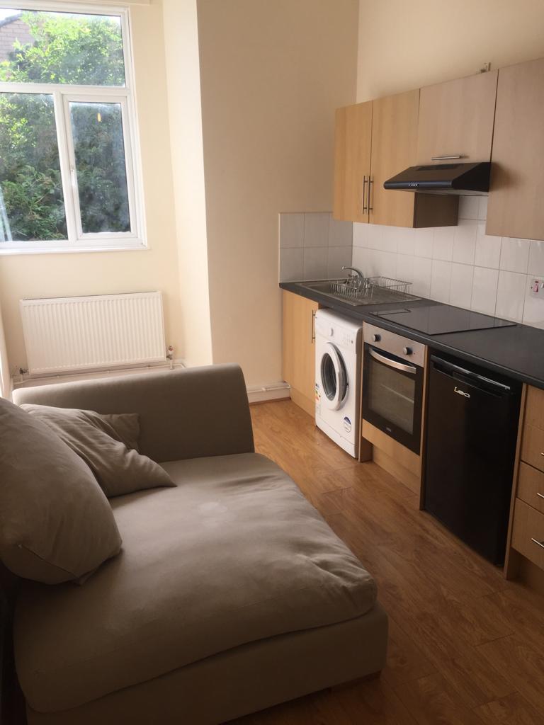 Flat To Rent at 30 Rookwood Road, Stamford Hill, N16 6SS (00000891)