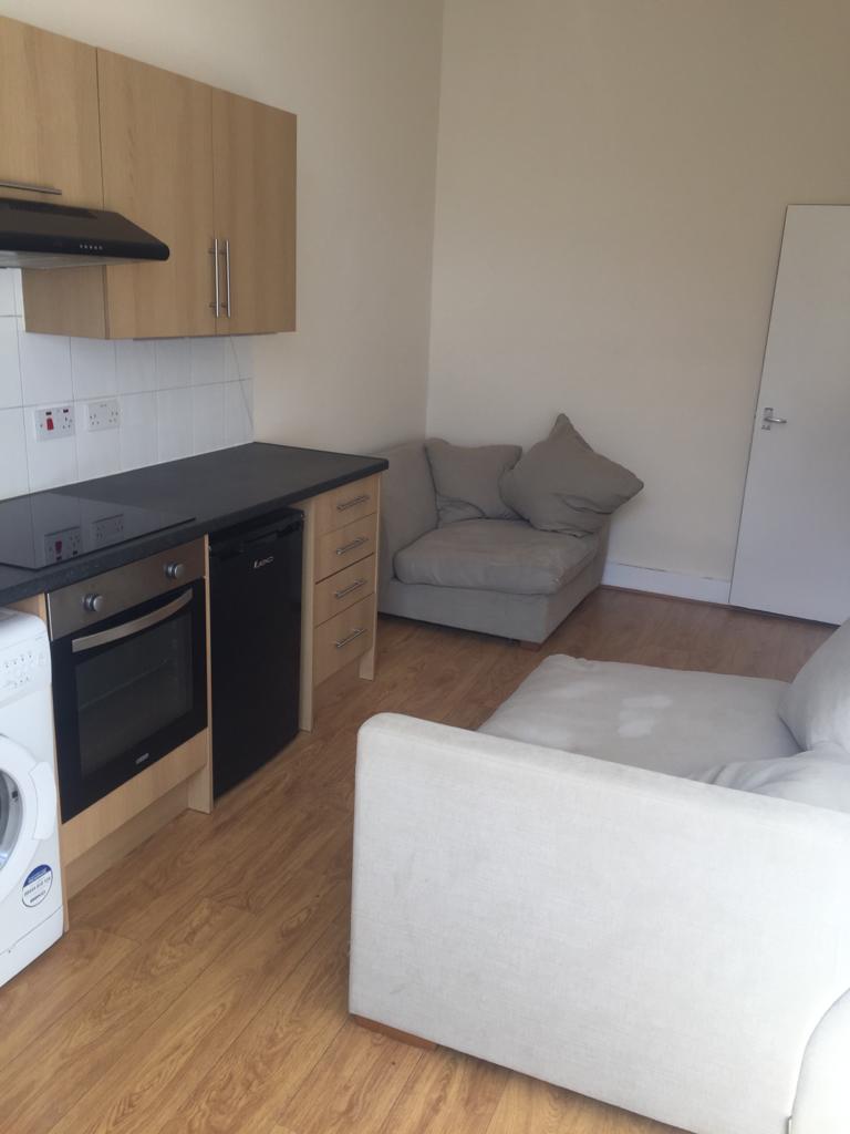 Flat To Rent at 30 Rookwood Road, Stamford Hill, N16 6SS (00000891)